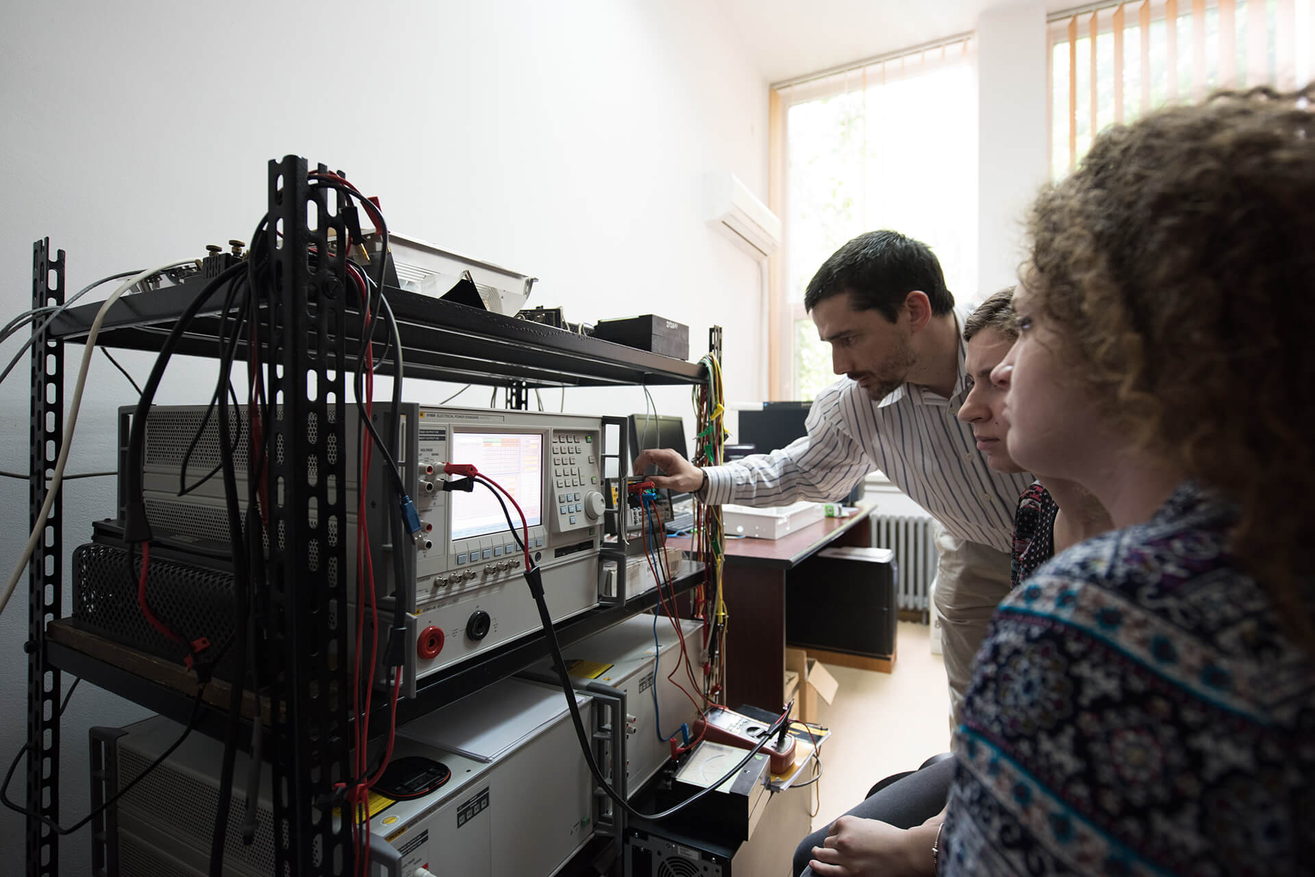 Facultatea de Inginerie Electrică – Universitatea Națională de Știință ...